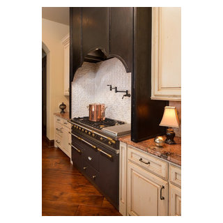 Steiner Ranch Golf Club - Traditional - Kitchen - Austin - by ...