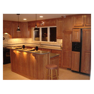 Stepped up snack bar - Traditional - Kitchen - Detroit - by Pioneer ...