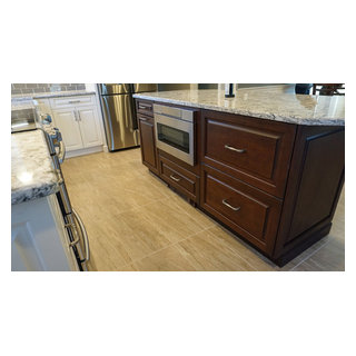 Stow Small two tone Kitchen - Traditional - Kitchen - Boston - by ...