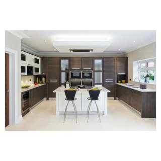 Striking open plan kitchen - Contemporary - Kitchen - Other - by Stoneham Kitchens | Houzz