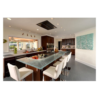 Stunning Raised Bar - Contemporary - Kitchen - Montreal - by ThinkGlass ...