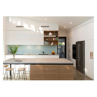 Sublime Teak Riven - Modern - Kitchen - Adelaide - by Jag Kitchens | Houzz
