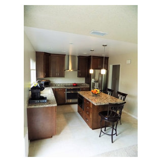 Sullivan - Transitional - Kitchen - San Diego - by Kitchens Plus | Houzz