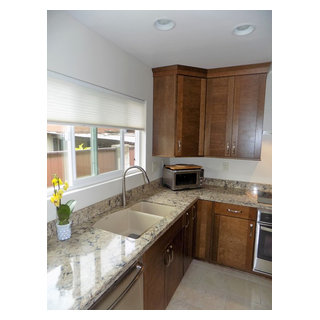 Sullivan - Transitional - Kitchen - San Diego - by Kitchens Plus | Houzz
