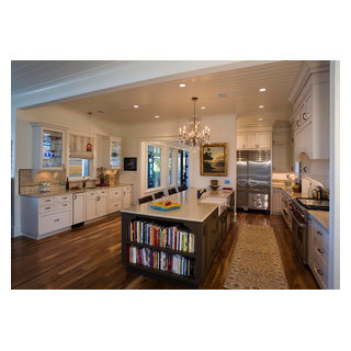 Sullivan's Island Thompson Avenue Kitchen - Traditional - Kitchen ...