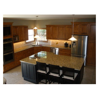 T-Shaped Island - Transitional - Kitchen - St Louis - by User | Houzz UK