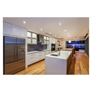 Tain House - Modern - Kitchen - Cairns - by KiiOS DESIGN | Houzz