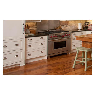 Terra Cotta Farm House - Farmhouse - Kitchen - Toronto - by MENATWORK ...