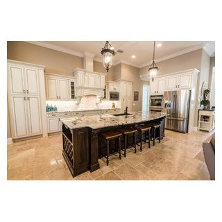 The Casa de Corrina - Traditional - Kitchen - Orlando - by Bennett ...
