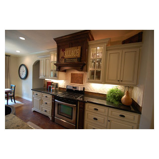 The Gregory - Traditional - Kitchen - Houston - by Possibility Custom ...