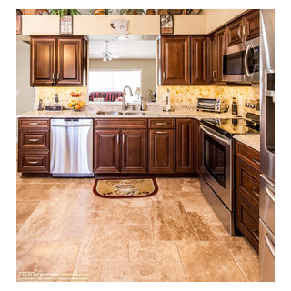 Thomas (Waypoint) Zelmar Kitchen Remodel - Traditional - Kitchen ...