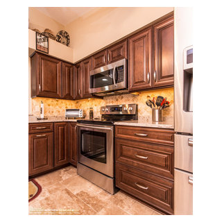 Thomas (Waypoint) Zelmar Kitchen Remodel - Traditional - Kitchen ...