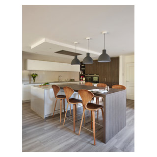 Tile Barn - Contemporary - Kitchen - Berkshire - by Snug Kitchens | Houzz