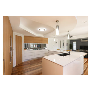 Timber Look - Modern - Kitchen - Brisbane - by Craftbuilt Kitchens ...