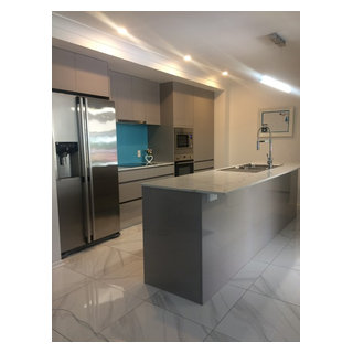 Toowong Unit Kitchen - Contemporary - Kitchen - Brisbane - by Brisbane ...