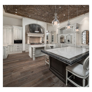 Top 10 Mansions by Fratantoni Design - Farmhouse - Kitchen - Phoenix ...