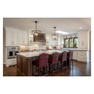 Town and Country Kitchen - Traditional - Kitchen - St Louis - by ...