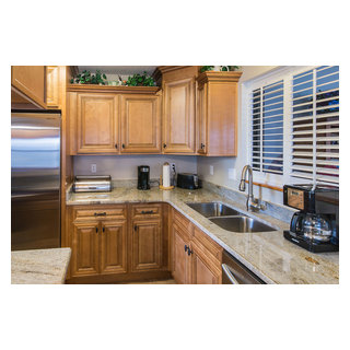 Tracy Project - Traditional - Kitchen - Miami - by BT Kitchen & Bath ...