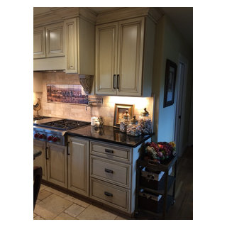 Tracy "Y" - Traditional - Kitchen - Sacramento - by ATC Cabinets | Houzz