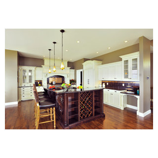 Traditional Custom Kitchen with Raised Eating Bar - Traditional ...