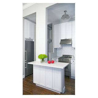 Traditional kitchen in pre-war building - Clásico - Cocina - Nueva York ...