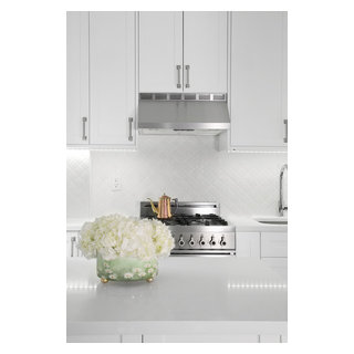 Traditional kitchen in pre-war building with open concept - Traditional ...