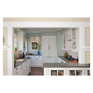 Traditional kitchen with Columbia Cabinets - Beach Style - Kitchen ...