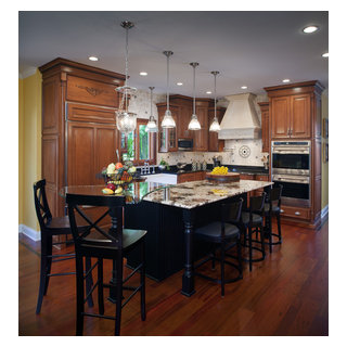 Traditional kitchen with flare - Traditional - Kitchen - Chicago - by ...