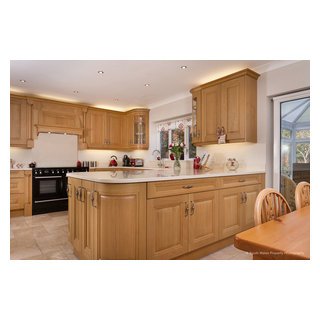 Traditional Oak kitchen - Traditional - Kitchen - Other - by Your Space ...