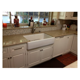 Traditional Raised Panel Inset - Traditional - Kitchen - Los Angeles ...