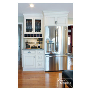 Traditional Soft White Kitchen with Peninsula - Traditional - Kitchen ...