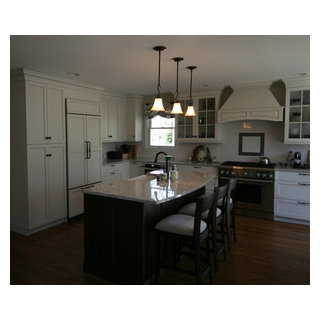 Traditional White Kitchen with Dark Island in Wellesley - Kitchen ...