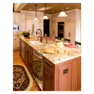 Traditional with a taste of Italy Kitchen in Lakewood - Traditional ...
