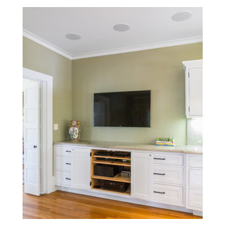 Transitional Colonial Craftsman - Traditional - Kitchen - Los Angeles ...