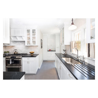 Transitional Farmhouse Kitchen - Farmhouse - Kitchen - Los Angeles - by ...