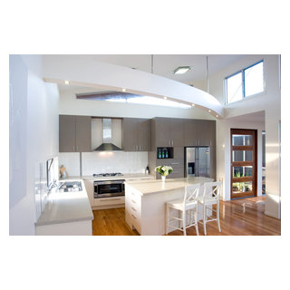 Trinity House - Kitchen - Brisbane - by Bleuscape Design | Houzz