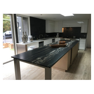 Tropical Storm Leathered Granite and Double Diamond Quartz Kitchen ...