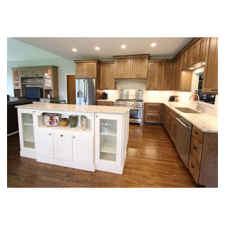 Two Toned Kitchen with White Island and Great Room Stacked Stone ...