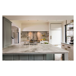 Updated Colonial - Traditional - Kitchen - DC Metro - by Thomson ...