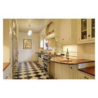 Upper West Side Kitchen - Kitchen - New York - by Terzano Cabinetry | Houzz