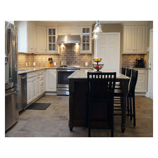 Veronica - Traditional - Kitchen - New York - by Today's Kitchens | Houzz