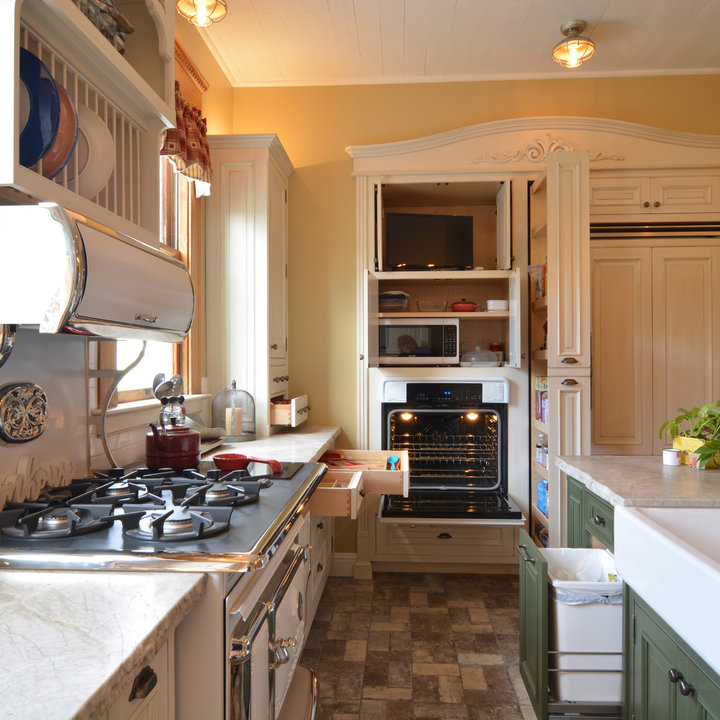 75 Small Victorian Kitchen Ideas You'll Love - October, 2025 | Houzz