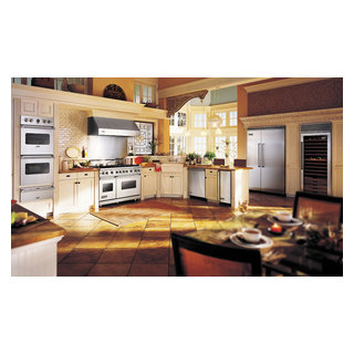 Viking Professional Kitchen Appliances - Traditional - Kitchen - Los ...