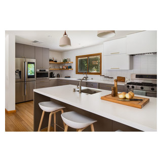 Warm contemporary Kitchen and living room in Arcadia - Scandinavian ...