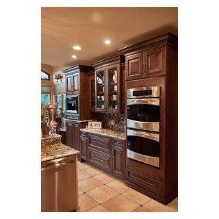 Warm Traditional Kitchen - Traditional - Kitchen - New York - by ...