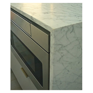 Waterfall edge detail @ Microwave Drawer - Modern - Küche - San ...