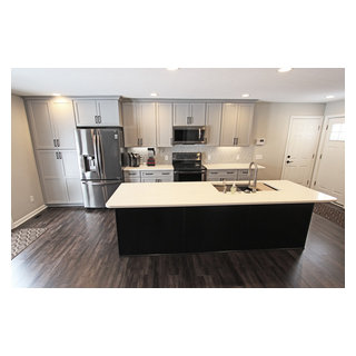 Waypoint LivingSpaces 410F Painted Stone Cabinets - Kitchen - Cleveland ...