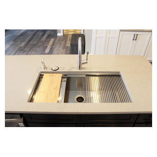 Waypoint Painted Harbor Cabinets and Lenova - Kitchen - Cleveland - by ...