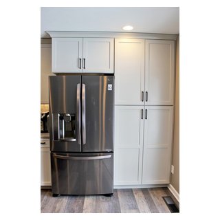 Waypoint Painted Harbor Cabinets and Lenova - Kitchen - Cleveland - by ...
