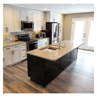 Waypoint Painted Harbor Cabinets and Lenova - Kitchen - by Cabinet-S ...